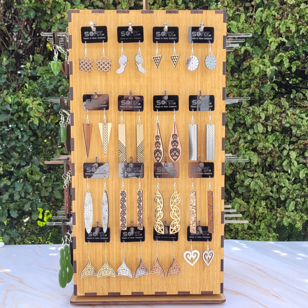 Large Rotating Peg Stand